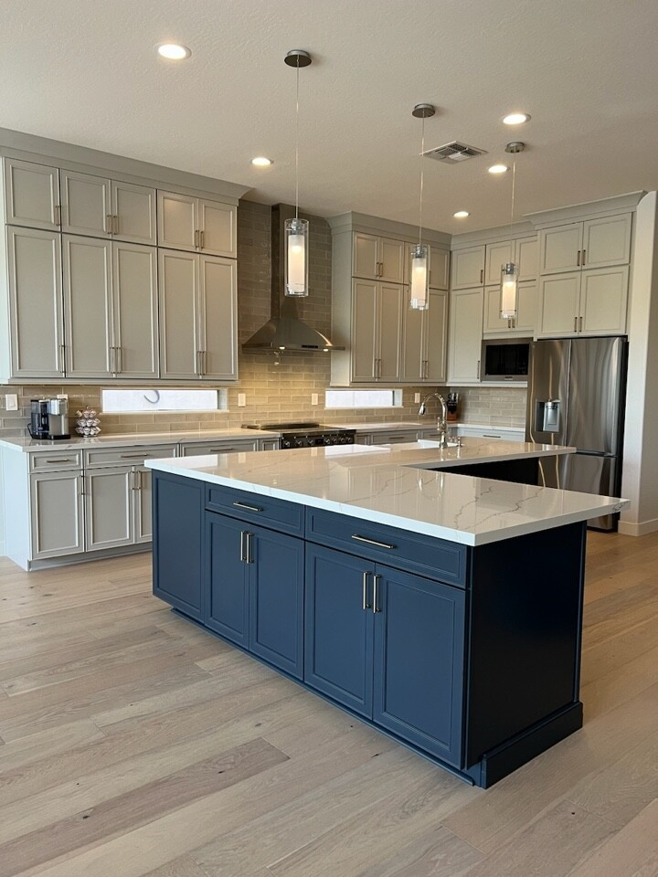 Two-Toned Kitchen WIth L-Shaped Island - Country - Kitchen - Phoenix ...