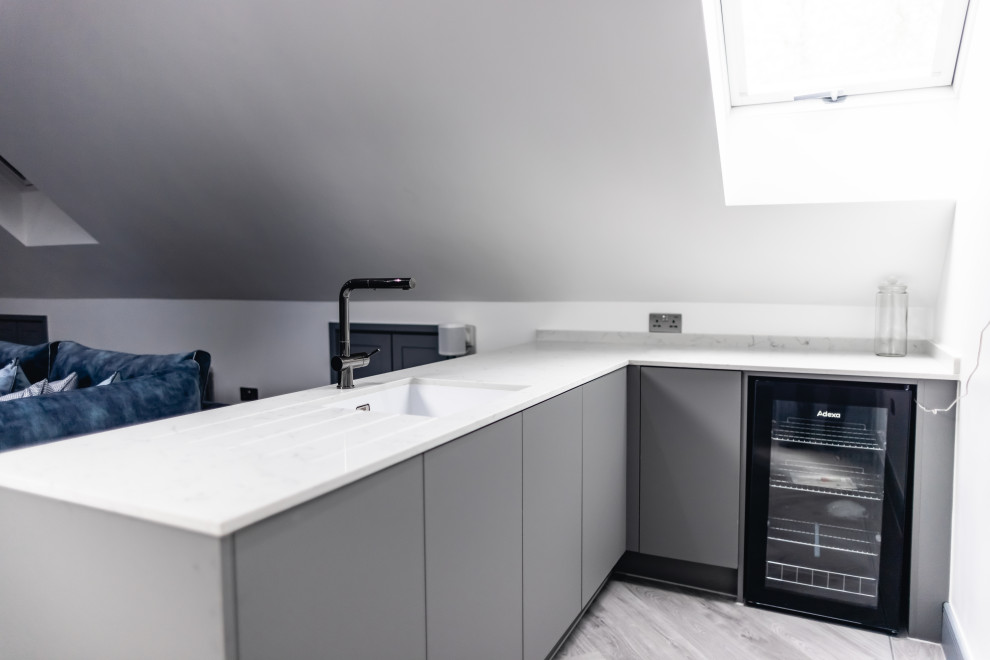 Minimalist Home Bar - Modern - Home Bar - Buckinghamshire - by Martin ...