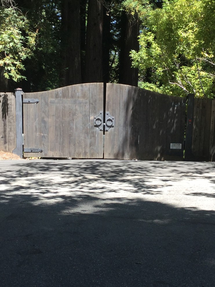 Please help this sad old gate