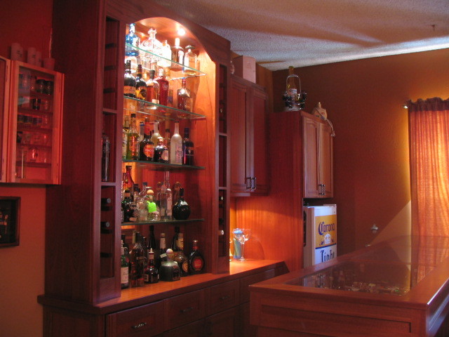 Trending Now: 8 Popular Ideas in Home Bars