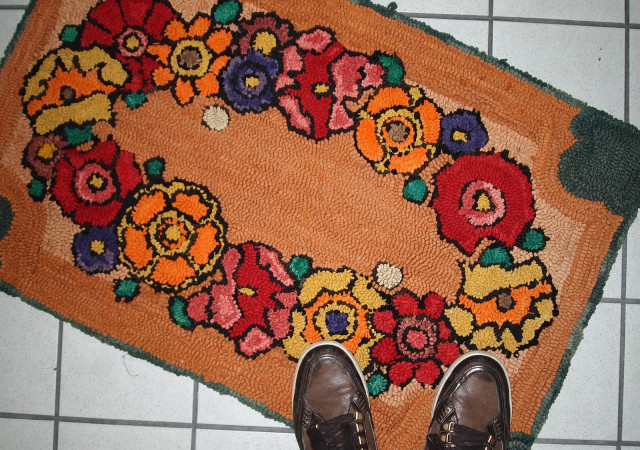 Handmade Vintage American Hooked Rug 2'x3', 61cmx91cm 1940s ...