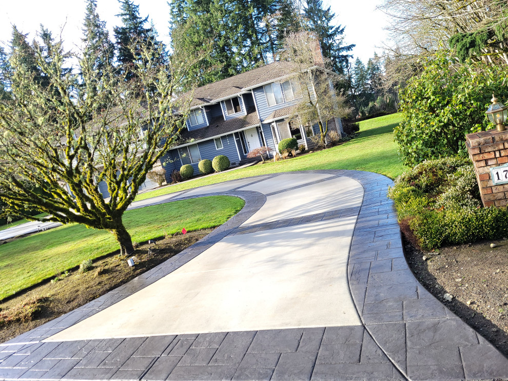 Stamped Concrete and Broom Finish Driveway - Moderno - Giardino ...