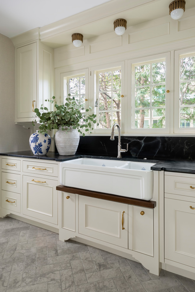 PARKWAY KITCHEN - Traditional - Kitchen - Minneapolis - by Kate Roos ...
