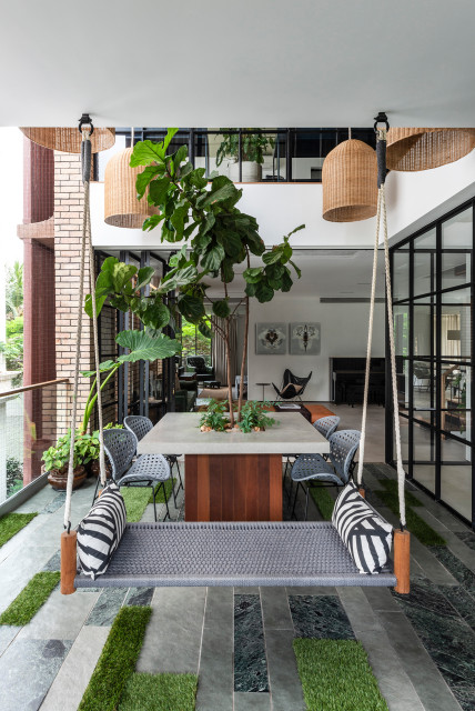 Houzz Tour: A Central Courtyard Opens Up an Urban Flat to Nature | Houzz IE