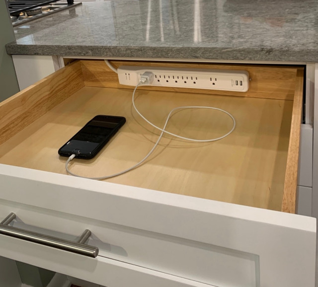 Custom Charging Station in Drawer - Classique Chic - Cuisine ...