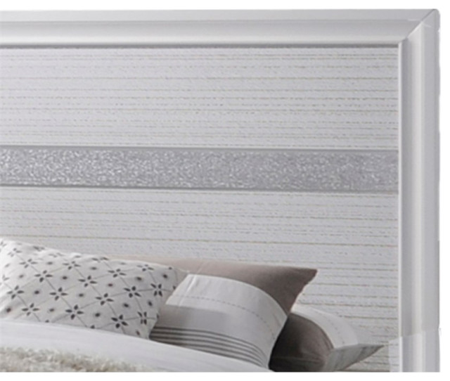 Matrix Traditional Style Queen Size Storage Bed in White made with Wood ...