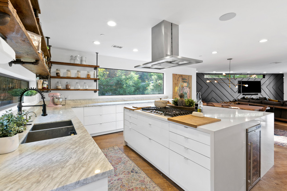 Berry Drive Treehouse - Traditional - Kitchen - Los Angeles - by Racing ...