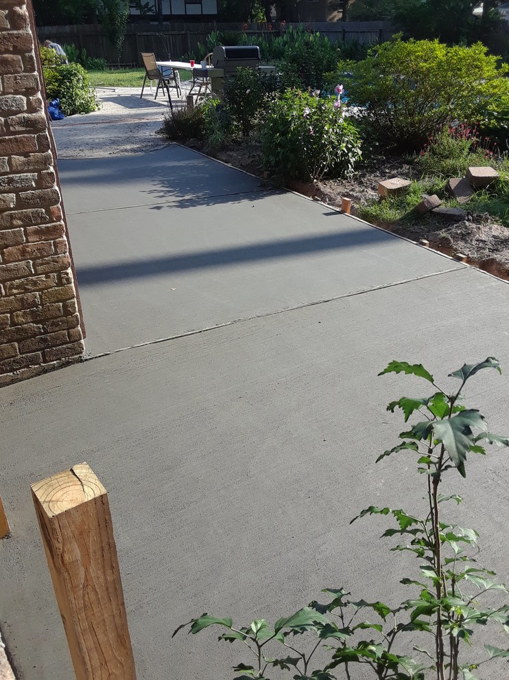 Regular broomed/smooth concrete - Houston - by Texas Finest Finishers ...