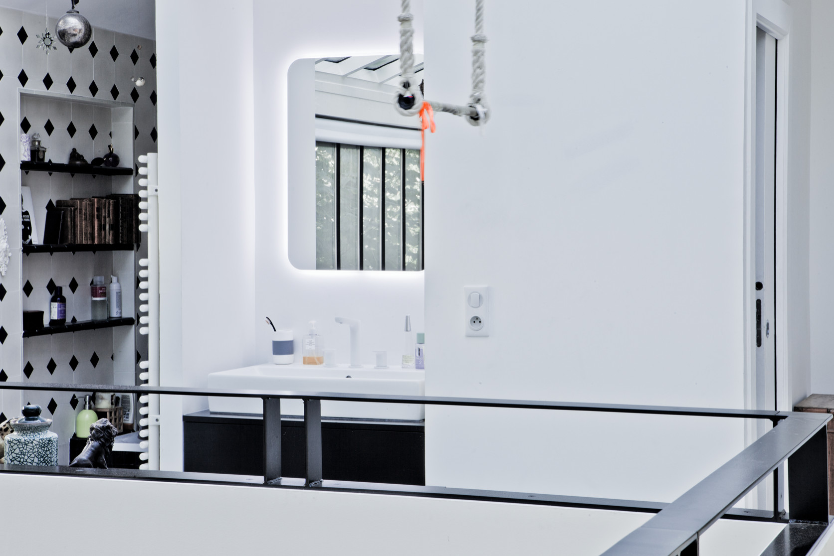 French Houzz: An Artist's Studio is Redesigned With Living in Mind ...