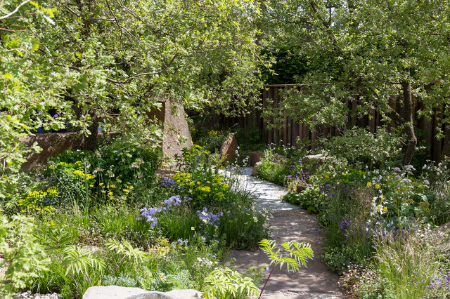 Wild Countryside Evoked in a Garden of Memories