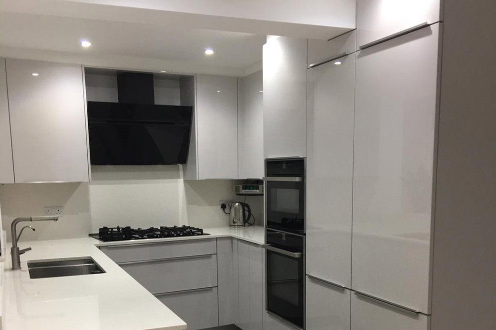 compact kitchen in “Flash” range Alpine white high-gloss ...