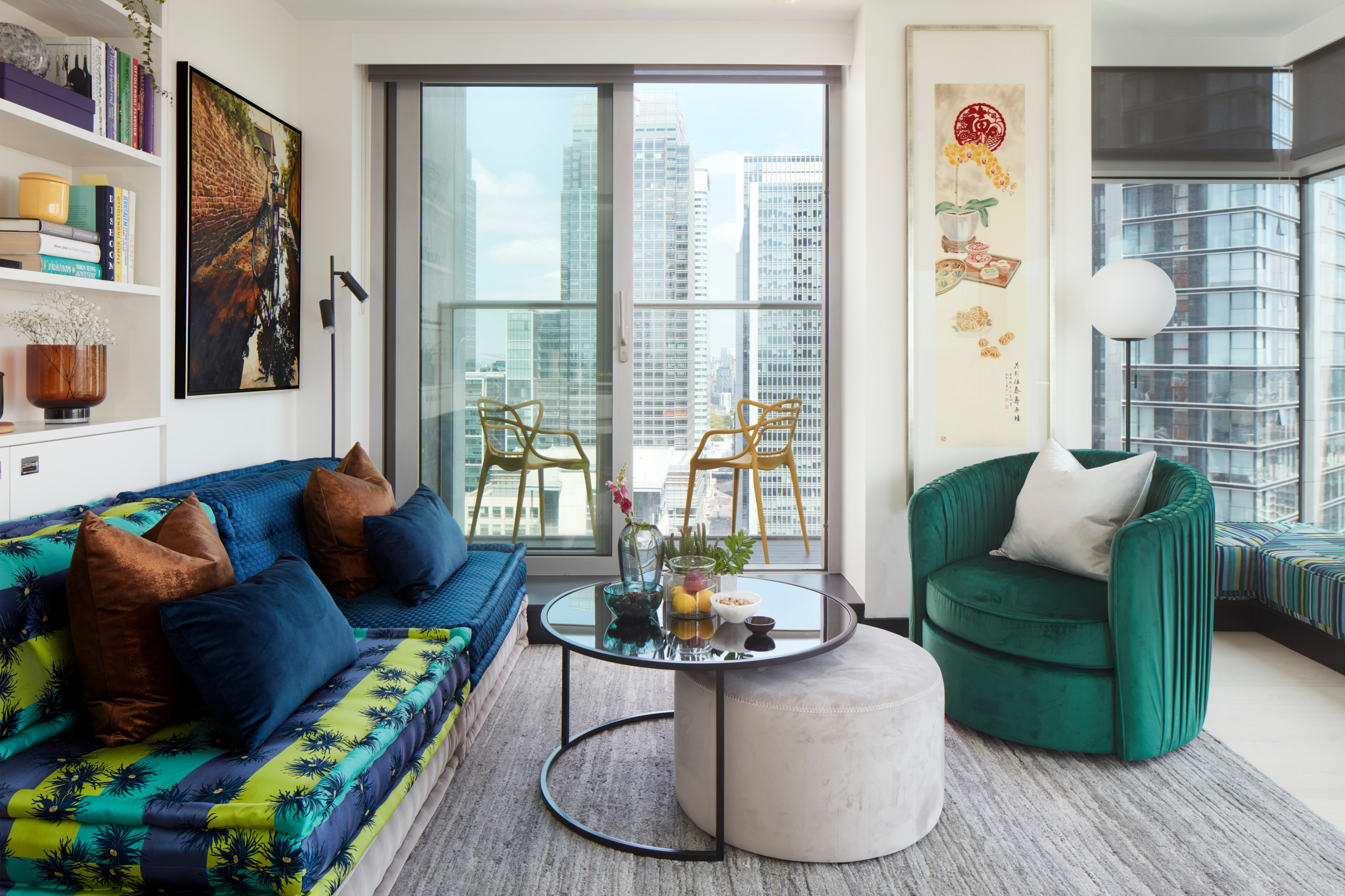 Houzz Tour: From Bland Rental Flat to Warm, Welcoming Home | Houzz IE