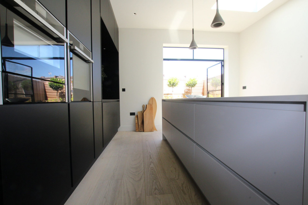 German kitchen Hacker with installation - Modern - London - by Hampdens German Kitchens and ...