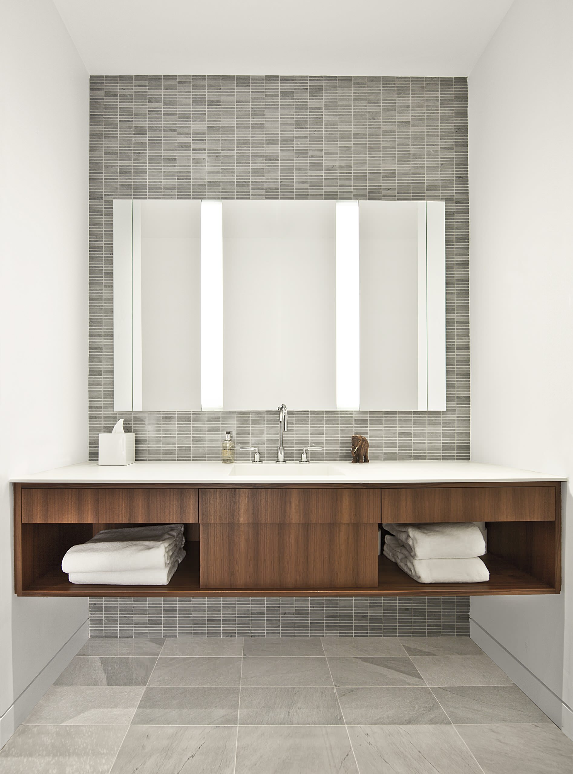 Houzz Tour: A Three-Story Barn Becomes a Modern-Home Beauty