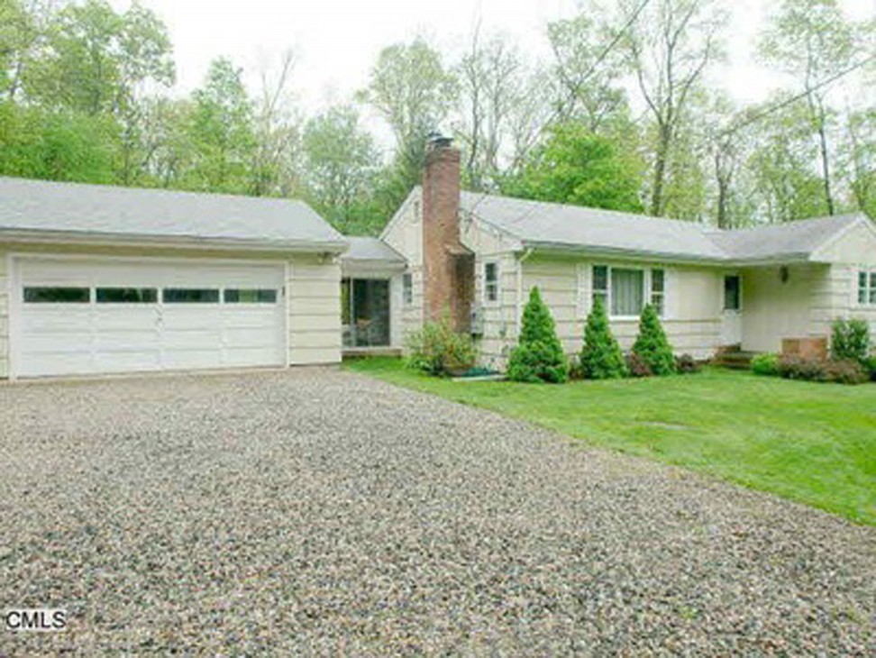 What exterior color scheme is best for a 1950's Ranch house?