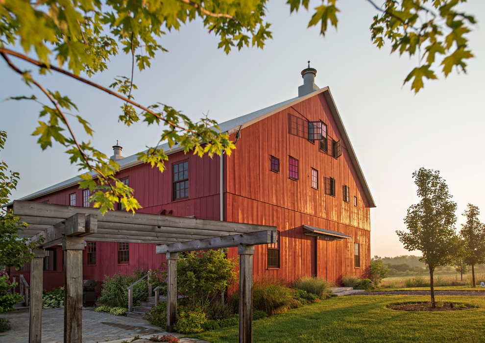 Red barn - Farmhouse - Exterior - Toronto - by Wentworth Landscapes | Houzz