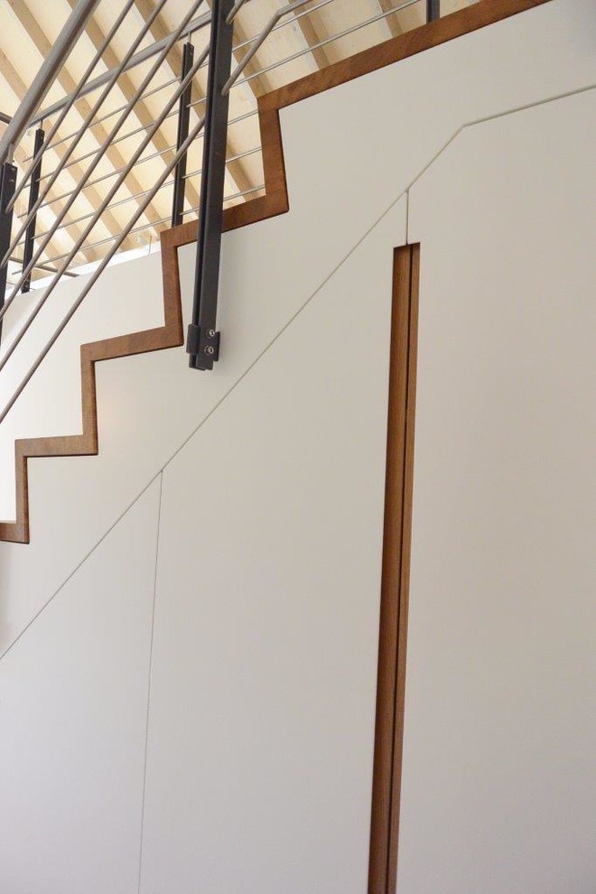 Treppe in Eiche mit integrierter Garderobe - Contemporary - Staircase ...