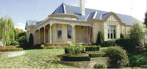 Colours to go with Colourbond Ironstone roof