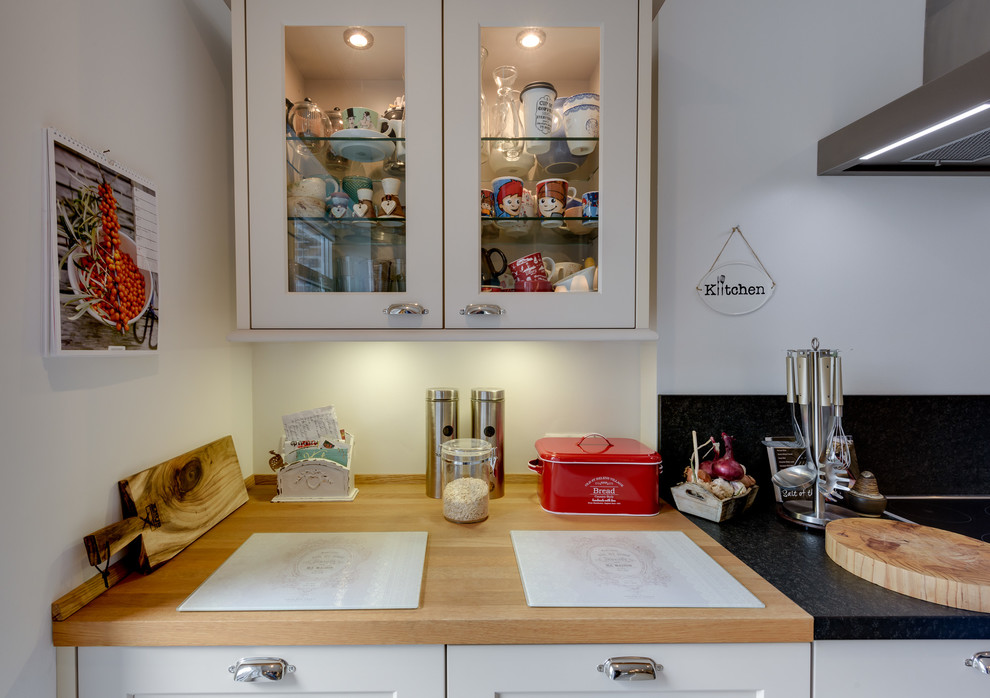 Landhausküche mit Oberschränken - Farmhouse - Hamburg - by Ellerbrock ...