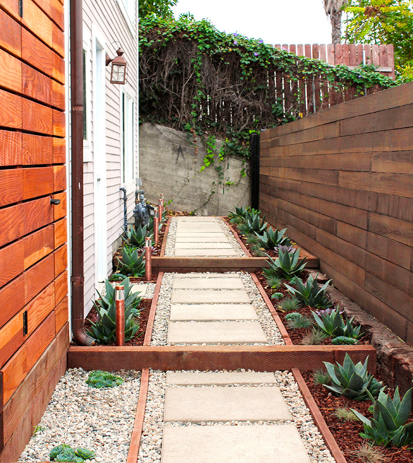Side Yard Landscape--Low-maintenance - Los Angeles - by Flores Artscape ...