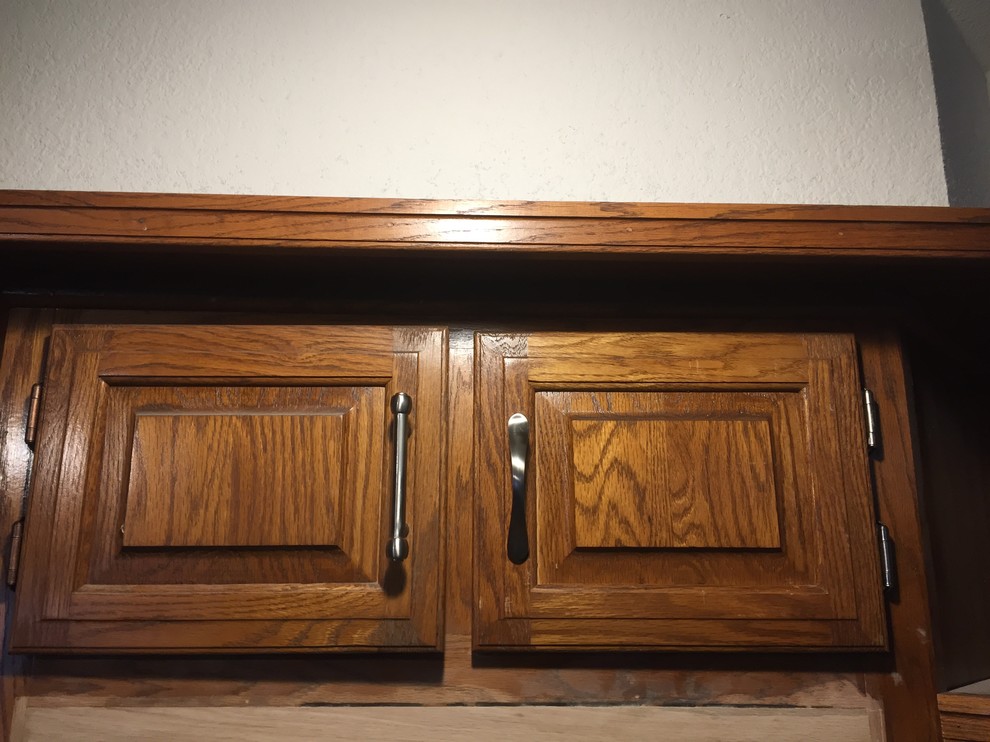 Thoughts on cabinet handles not matching finish of hinges