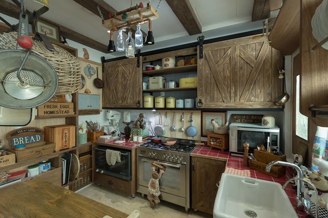Kitchen Tour: Condo Cookspace Goes Country