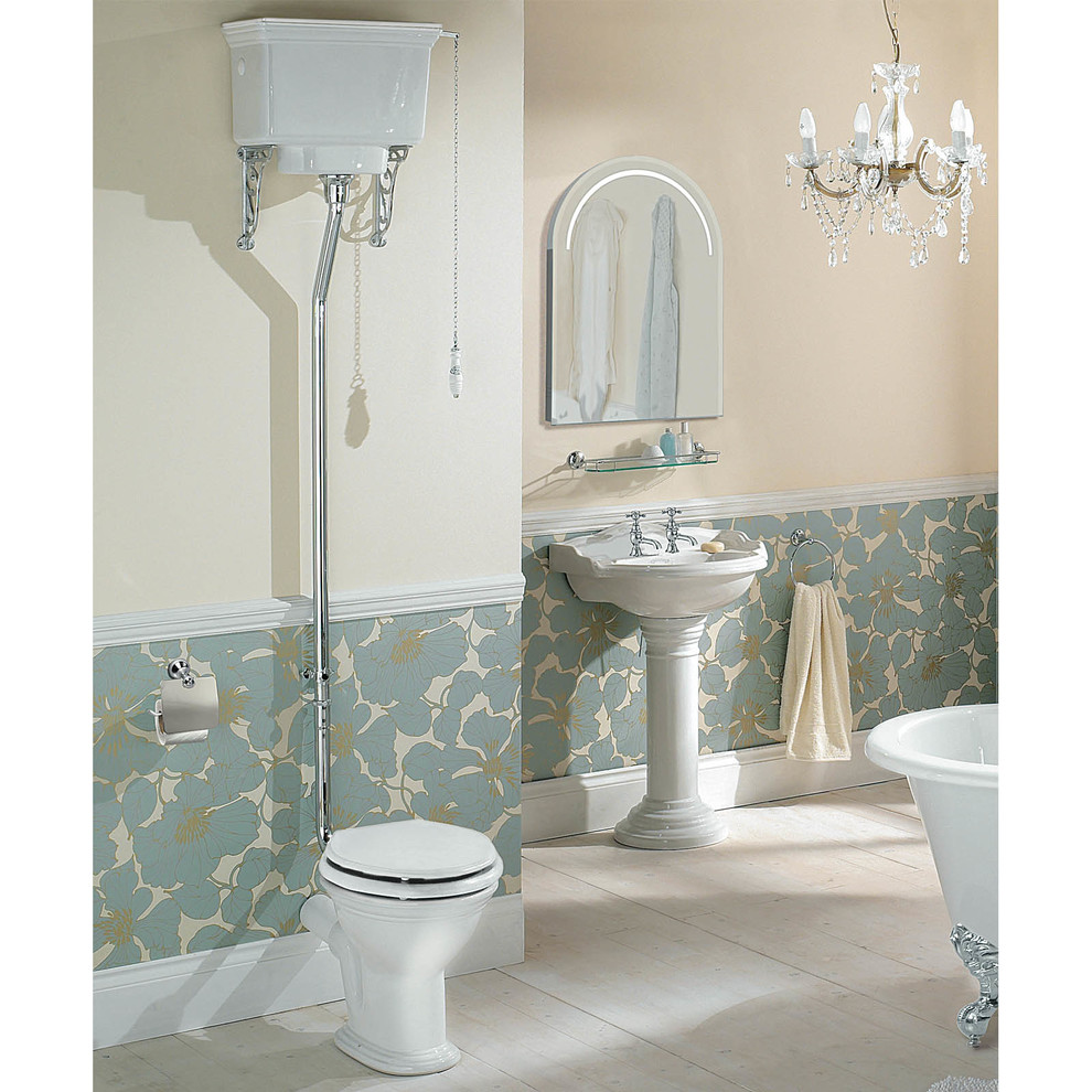 10 Traditional Features to Make Your Bathroom an Instant Classic