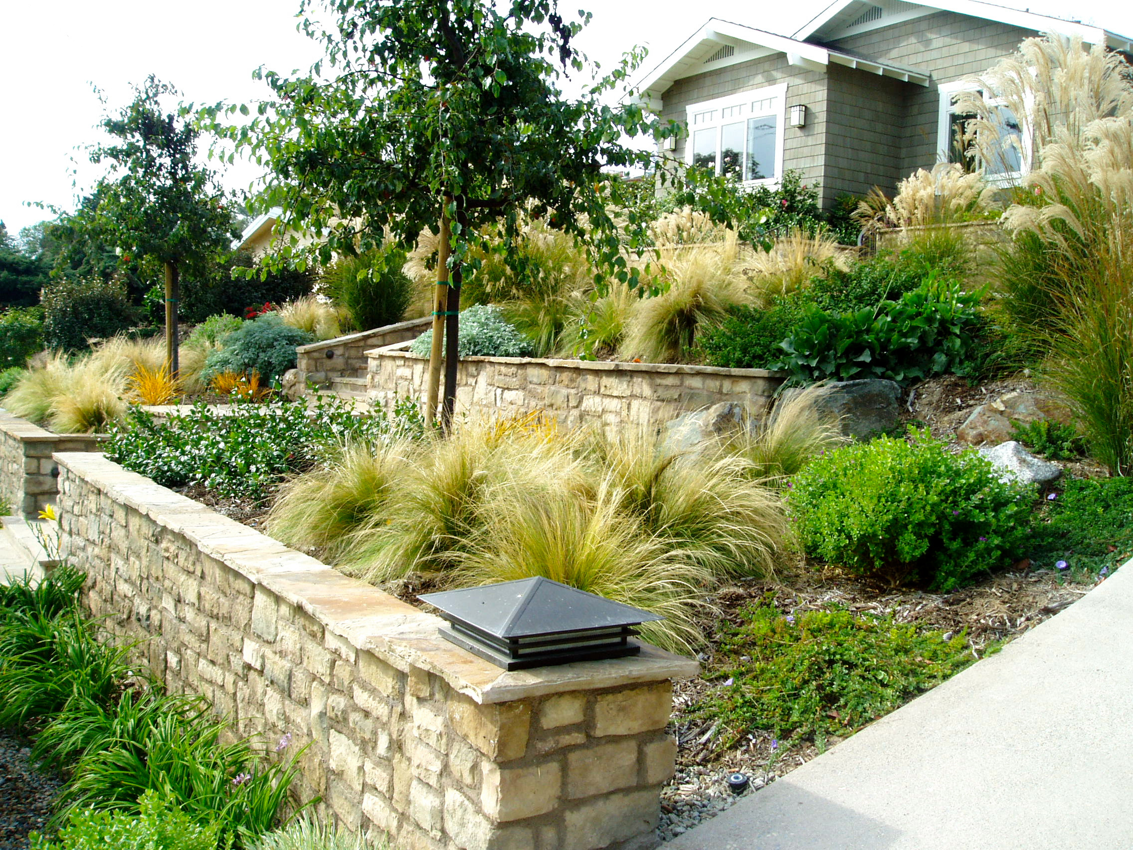 Craftsman Front Yard Landscaping