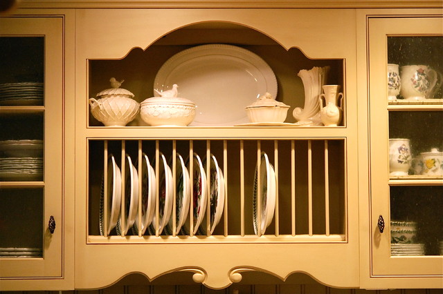 Kitchen Cabinet Plate Rack
