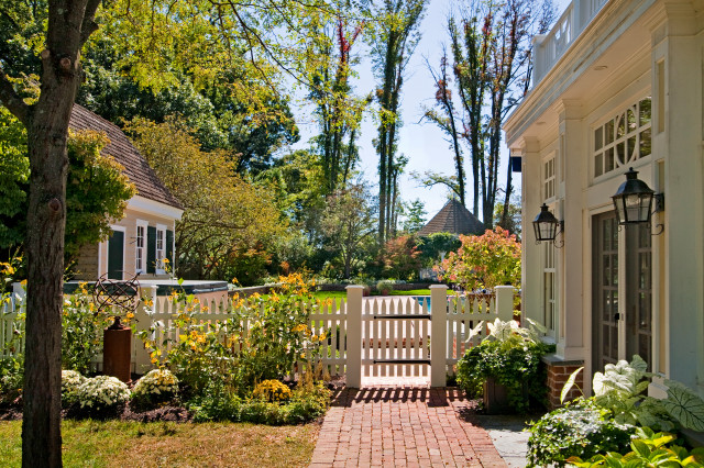 Enhance Your Landscape This Fall With 8 Outdoor Projects