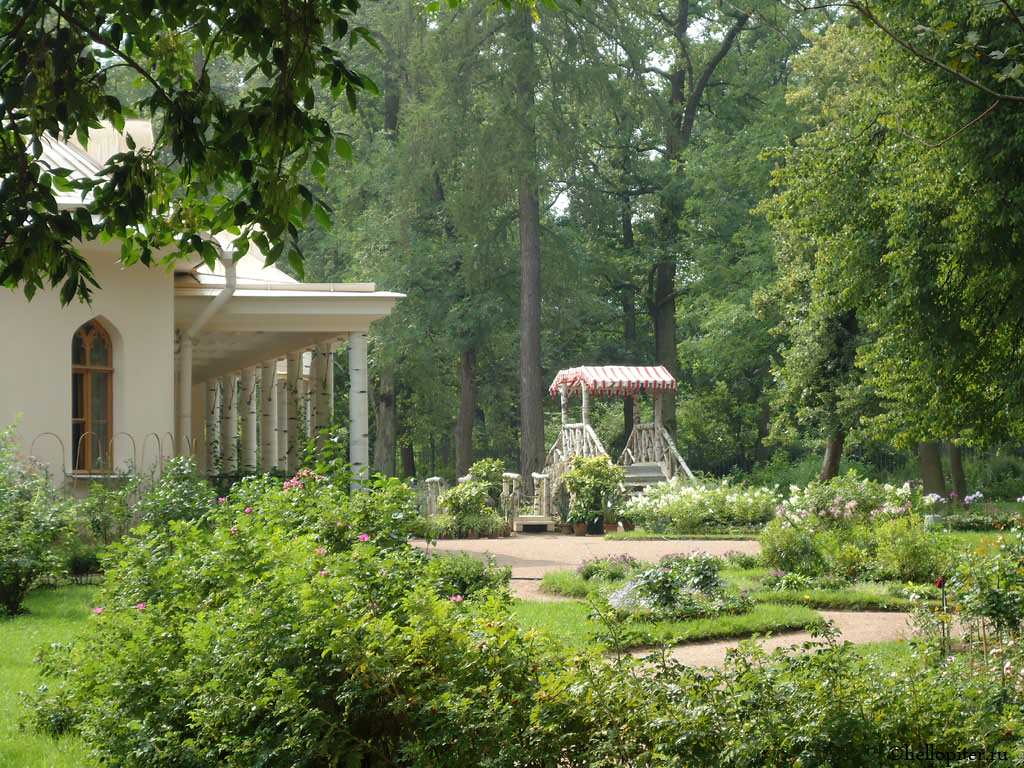 Famous Second Homes: The Russian Dachas