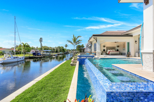 THE MAKANI MODEL - Piscine - Miami - par Windward Construction | Houzz