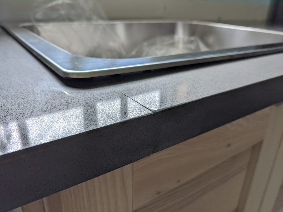 Seams in Lowe's silestone countertop - is this normal? | Houzz Forum