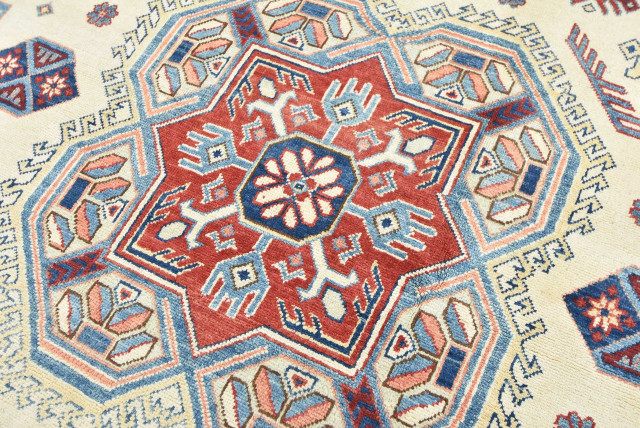 Geometric Kazak 7’10” x 7’11” Round Beige Wool Tribal Hand-Knotted ...