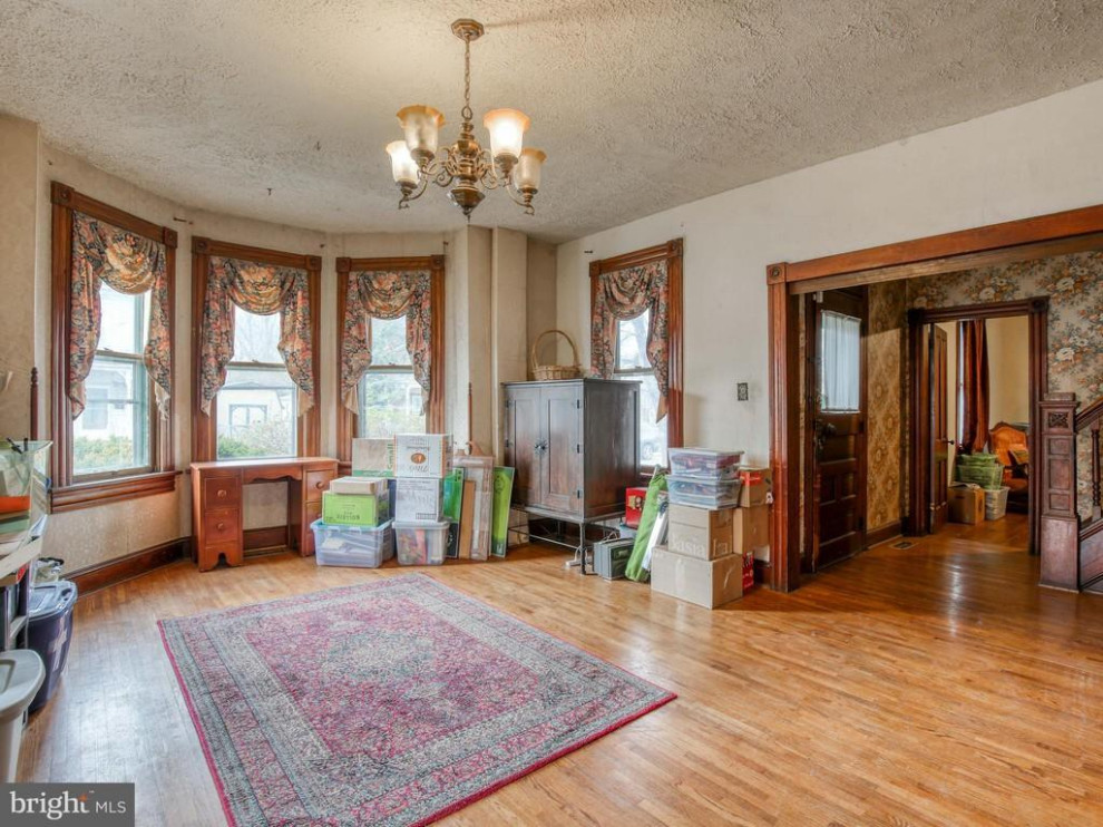 Living Room Help, 5 windows & 2 large openings into adjoining rooms