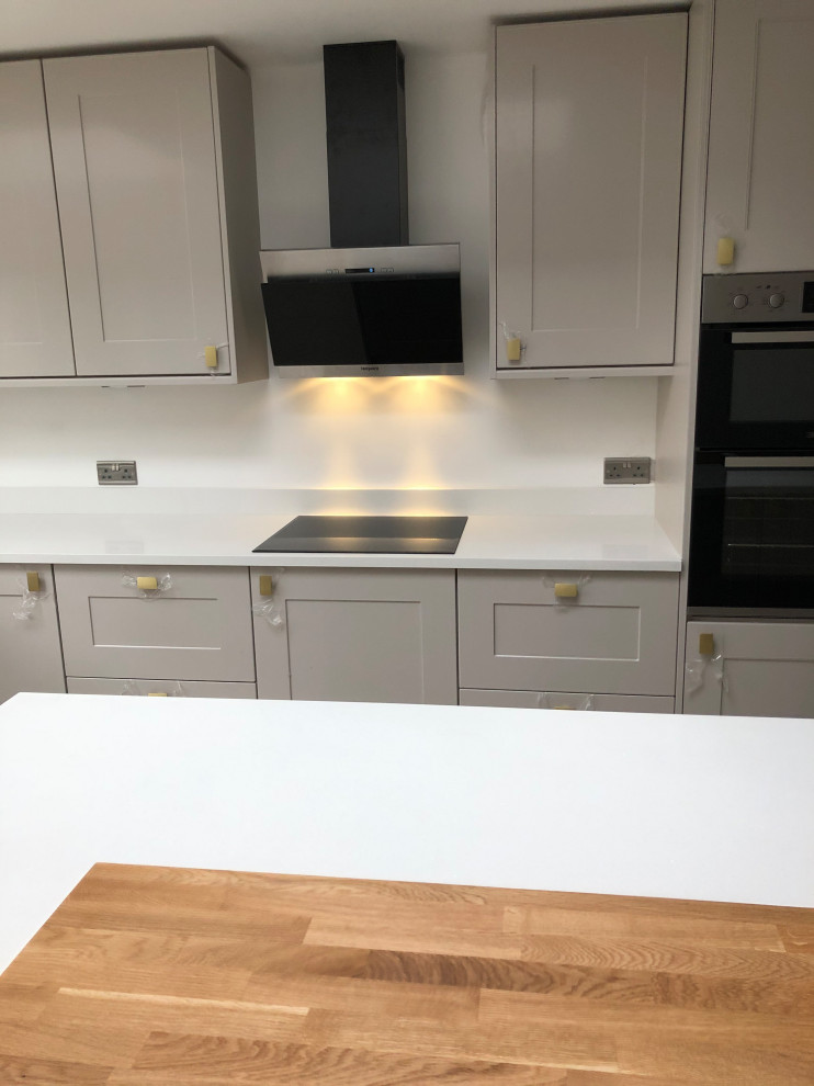 Gold or Chrome handles with a Cashmere Kitchen? | Houzz UK
