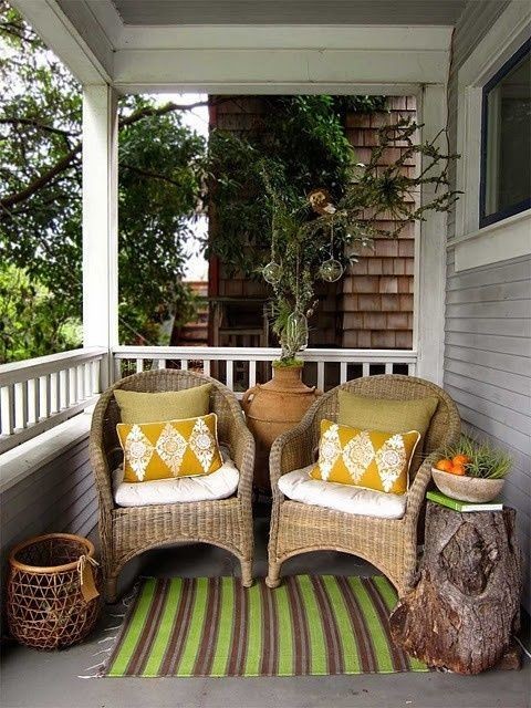 24 Cute Small Porch Decor Ideas To Try - Sacramento - von ComfyDwelling ...