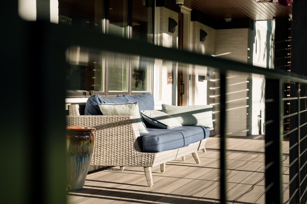 Honorable Mentions - 2022 - Modern home re-design - Modern - Porch ...