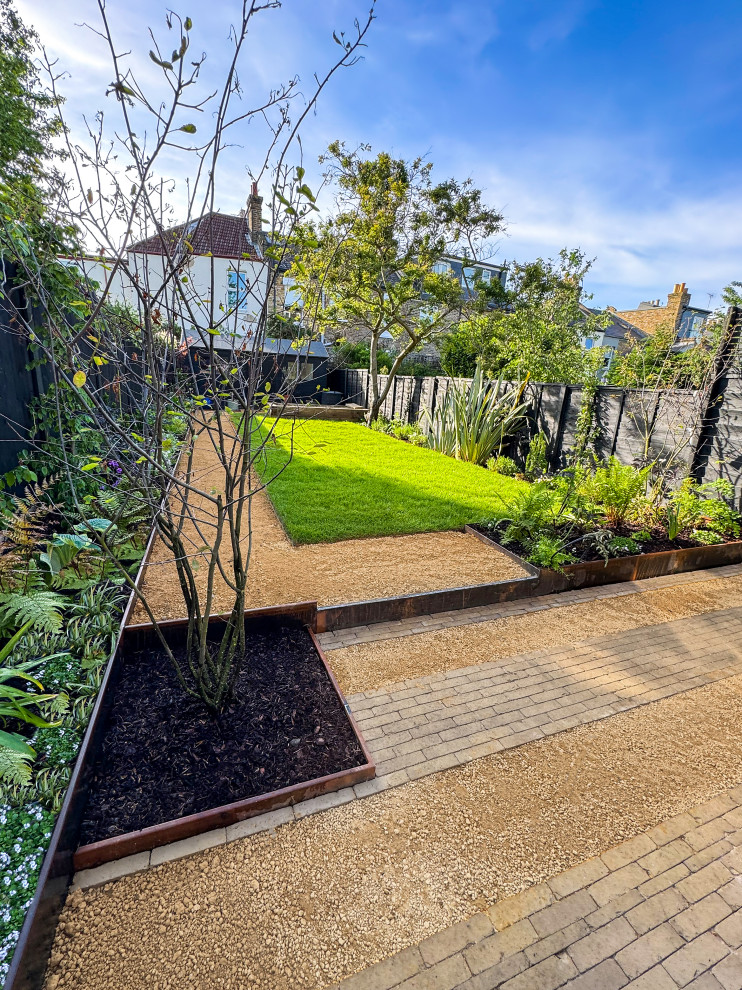 Minimalistic Front & Back Garden Design & Installation - Jardin - Kent ...