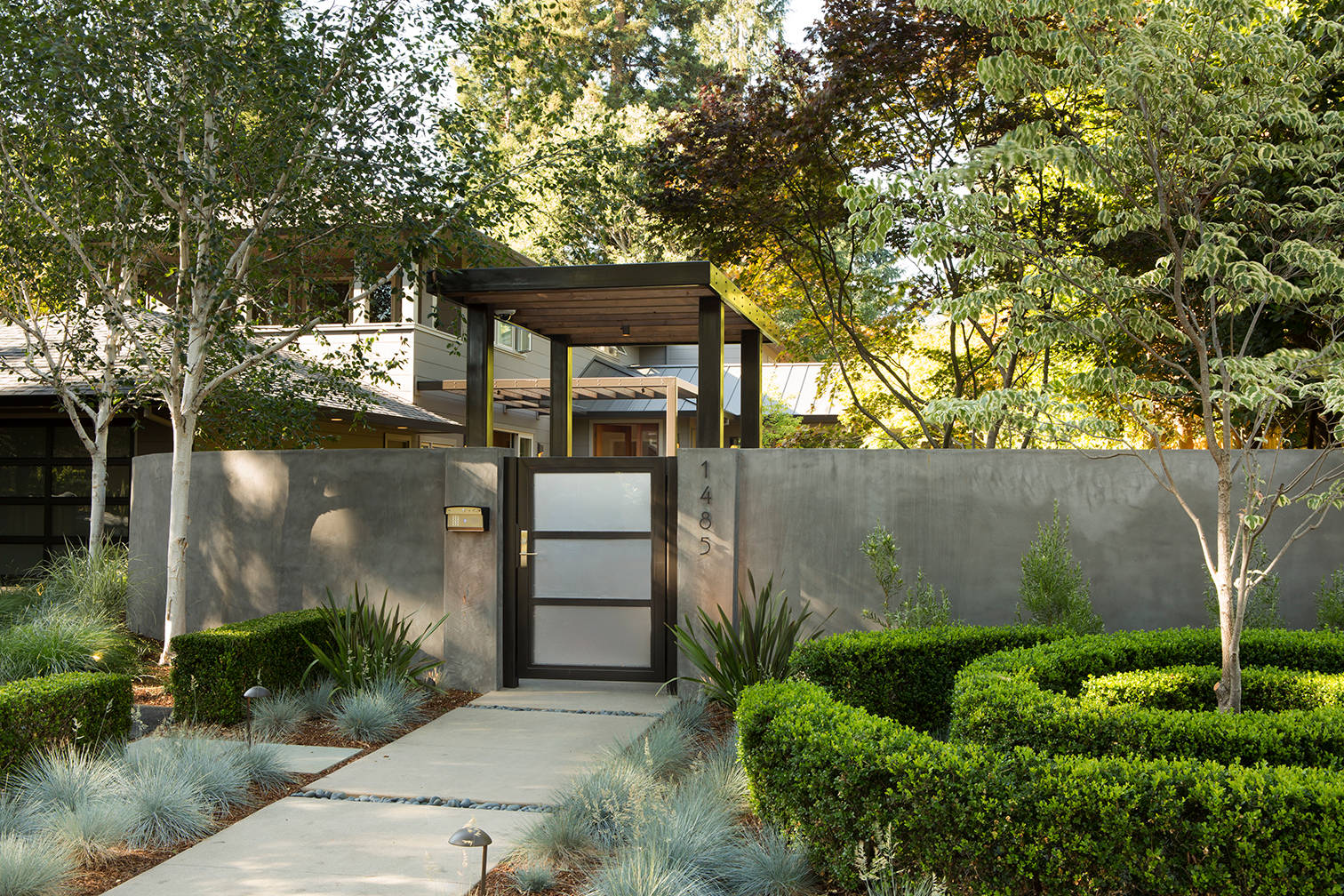 Garden Gates Go Contemporary: 16 Sleek Designs