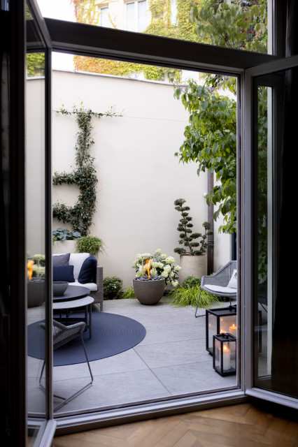 Cour intérieure d'un hôtel particulier à Paris XVI - Modern - Paris ...