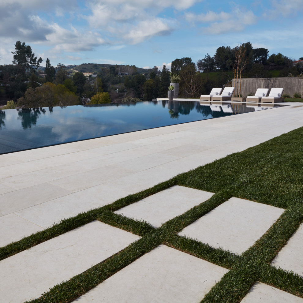 Salem Grey Renaissance Limestone Pool Tile - Modern - Swimming Pool ...