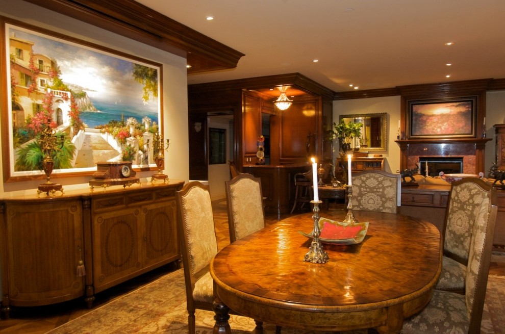 Ways with Moulding in the Dining Room