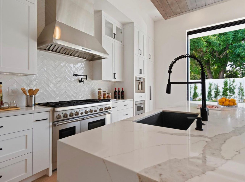 Luxury Kitchen Complete - Kitchen - Miami - by H-18 Construction | Houzz