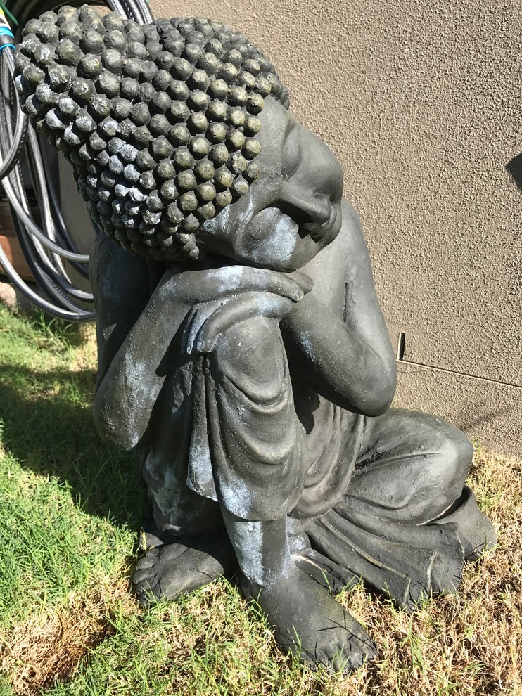 Garden statue is leaching a white Coat? | Houzz AU