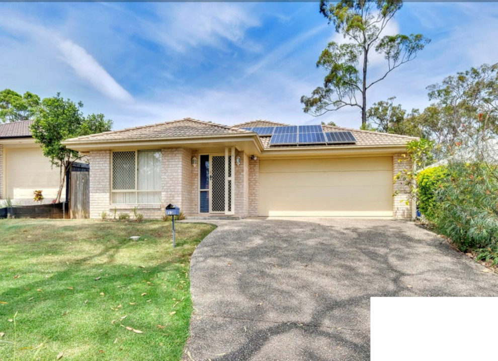 Updating a dated facade- advice needed | Houzz AU