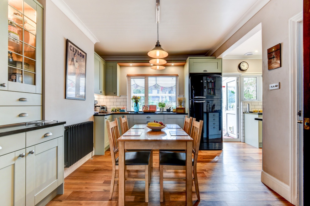 Classic British Kitchen in Brighton, East Sussex - Traditional ...