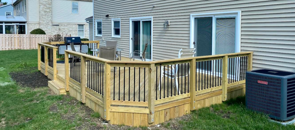 Rolling Meadows Deck Design - Traditional - Deck - Chicago - by ...