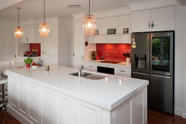 Country style kitchen with Quantum Quartz Venatino Statuario benchtops ...