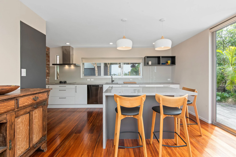 A Modern Social Hub - Modern - Kitchen - Auckland - by Kitchen Mania ...